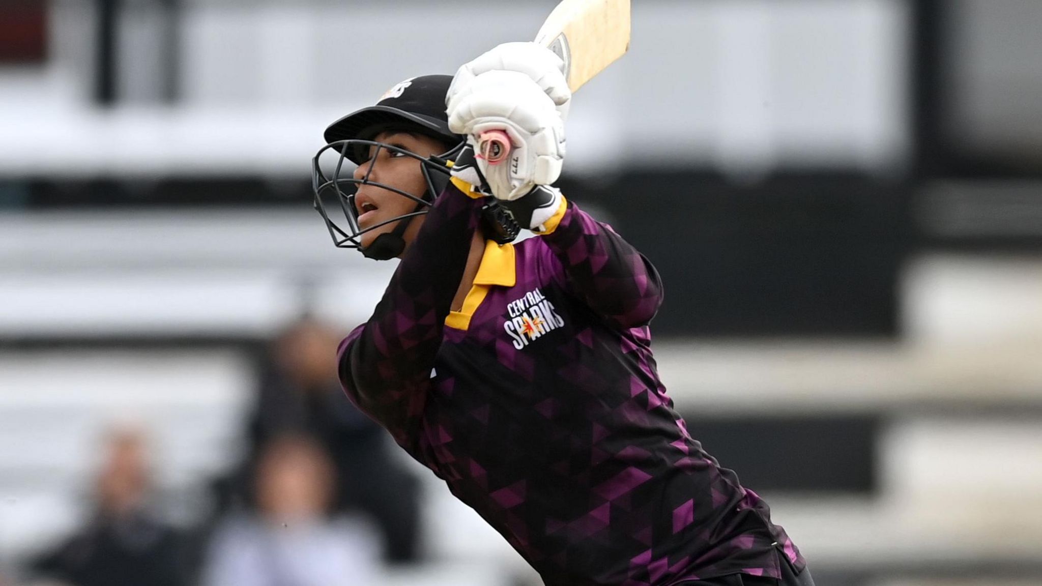 Rising Cricket Star Davina Scores Fastest Ever Women's Hundred ...
